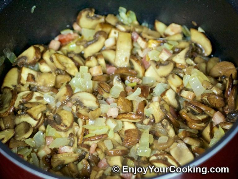 Jäger Sauce (Mushroom Hunter Sauce) | Recipe | My Homemade Food Recipes ...
